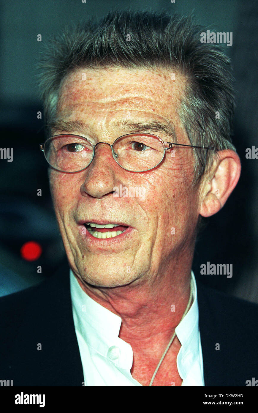 John hurt 2001 hi-res stock photography and images - Alamy