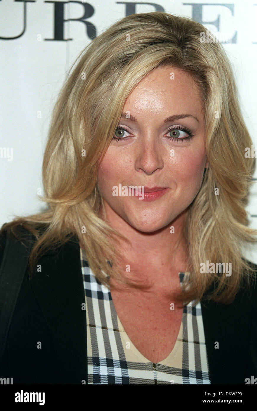 Jane krakowski ally mcbeal 2001 hi-res stock photography and images - Alamy