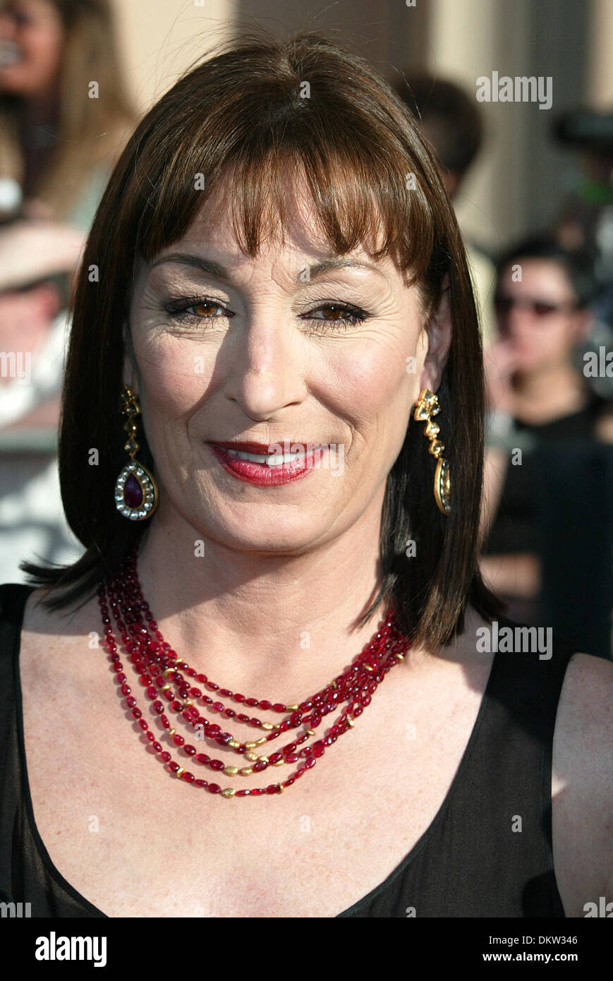 ANJELICA HUSTON.ACTRESS AND FILM DIRECTOR.SA.SHRINE THEATRE, LOS ...