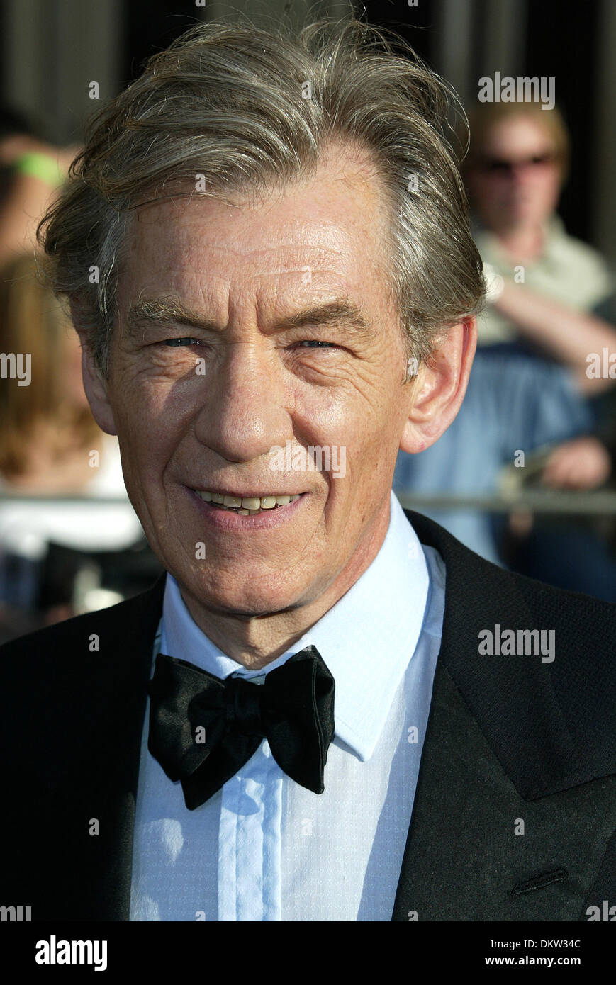 SIR IAN MCKELLEN.ACTOR.SA.SHRINE THEATRE, LOS ANGELES, U.10/03/2002.LA786 Stock Photo - Alamy