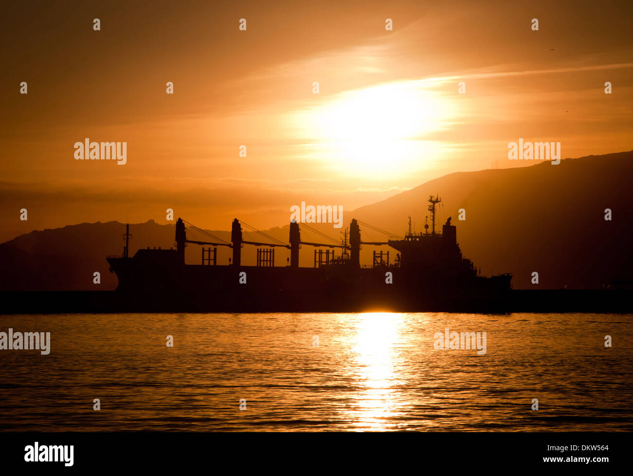 Refuelling ship hi-res stock photography and images - Alamy