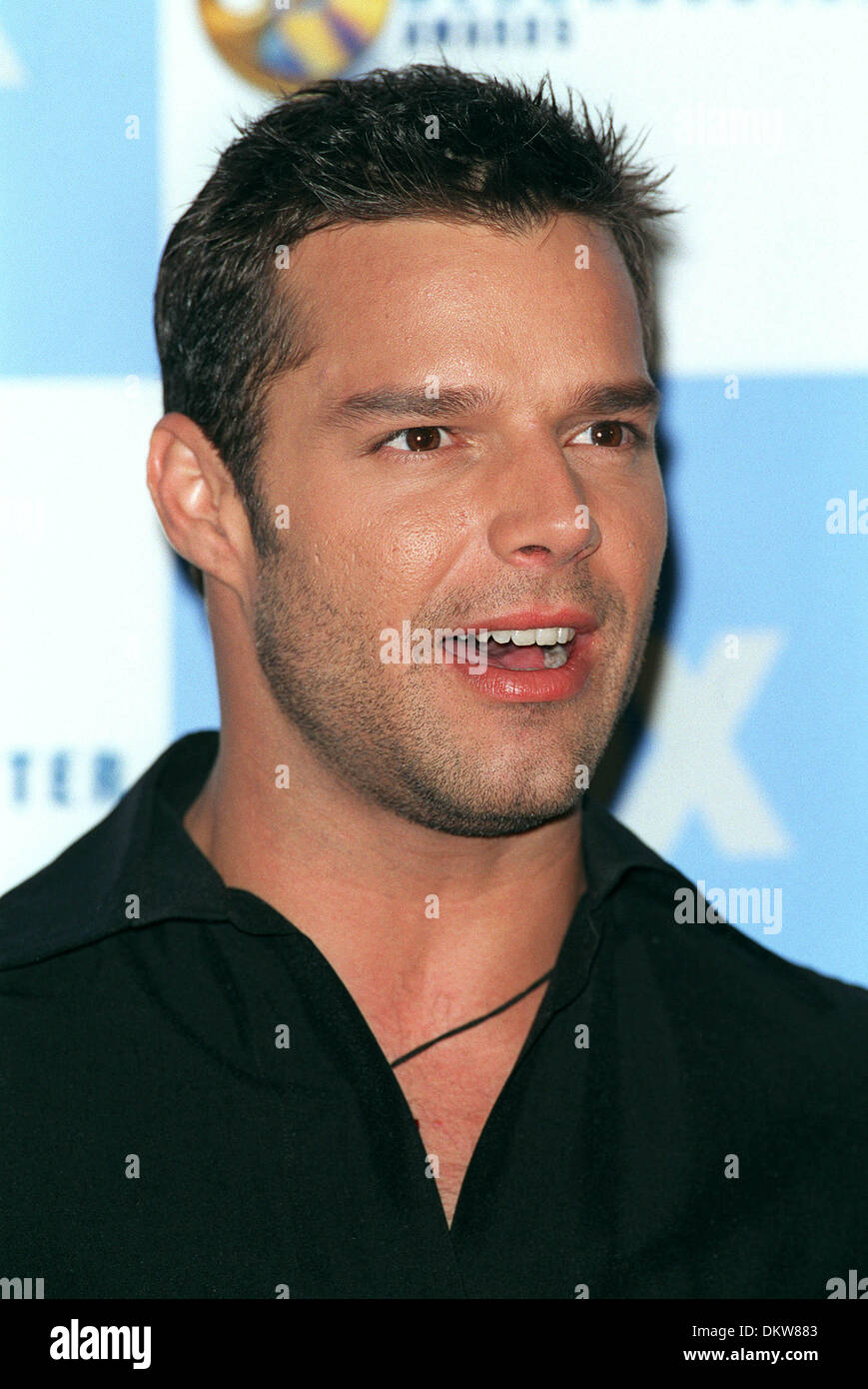 RICKY MARTIN.SINGER.LA, LA, USA.10/04/2001.BG77D20AC Stock Photo - Alamy