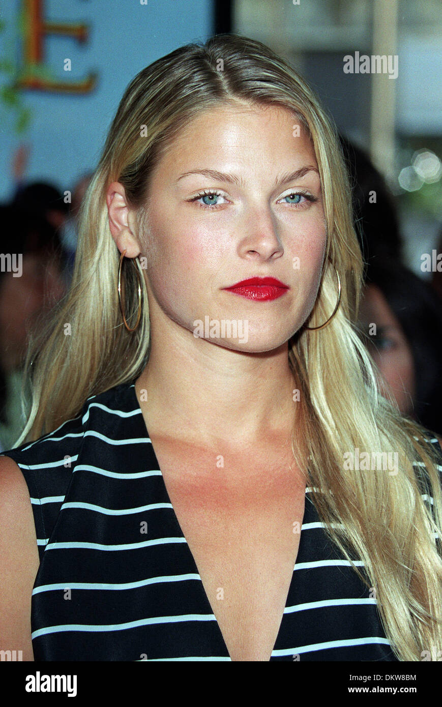 ALI LARTER.ACTRESS.HOLLYWOOD, LOS ANGELES, USA.30/07/2001.BL39F6C Stock ...