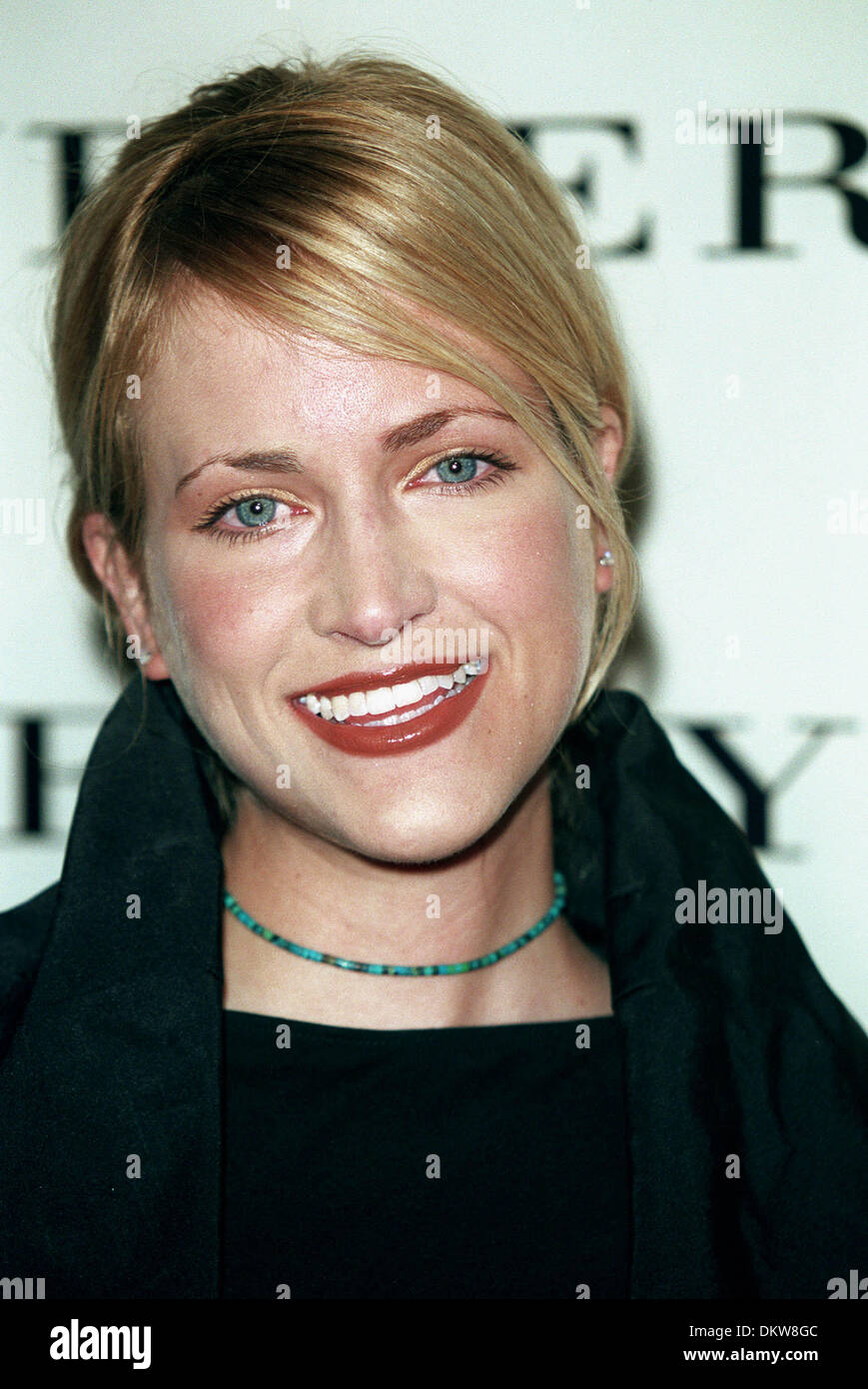 LORI LEURING.ACTRESS.BEVERLEY HILLS, LA, USA.25/10/2001.BM63G34C. 2001 ...