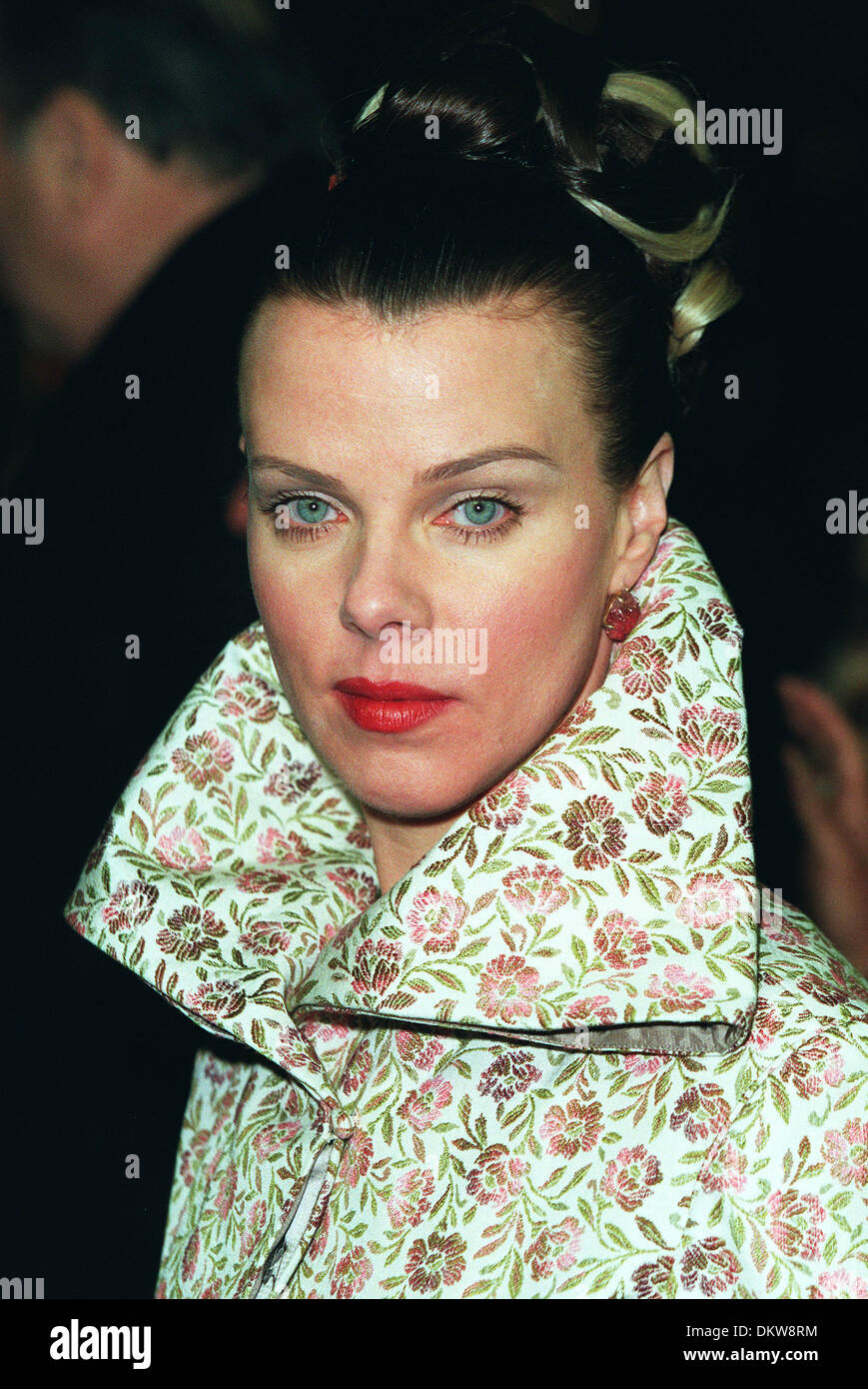 DEBI MAZAR.ACTRESS.LOS ANGELES, USA.12/12/2001.BN83G26 Stock Photo - Alamy