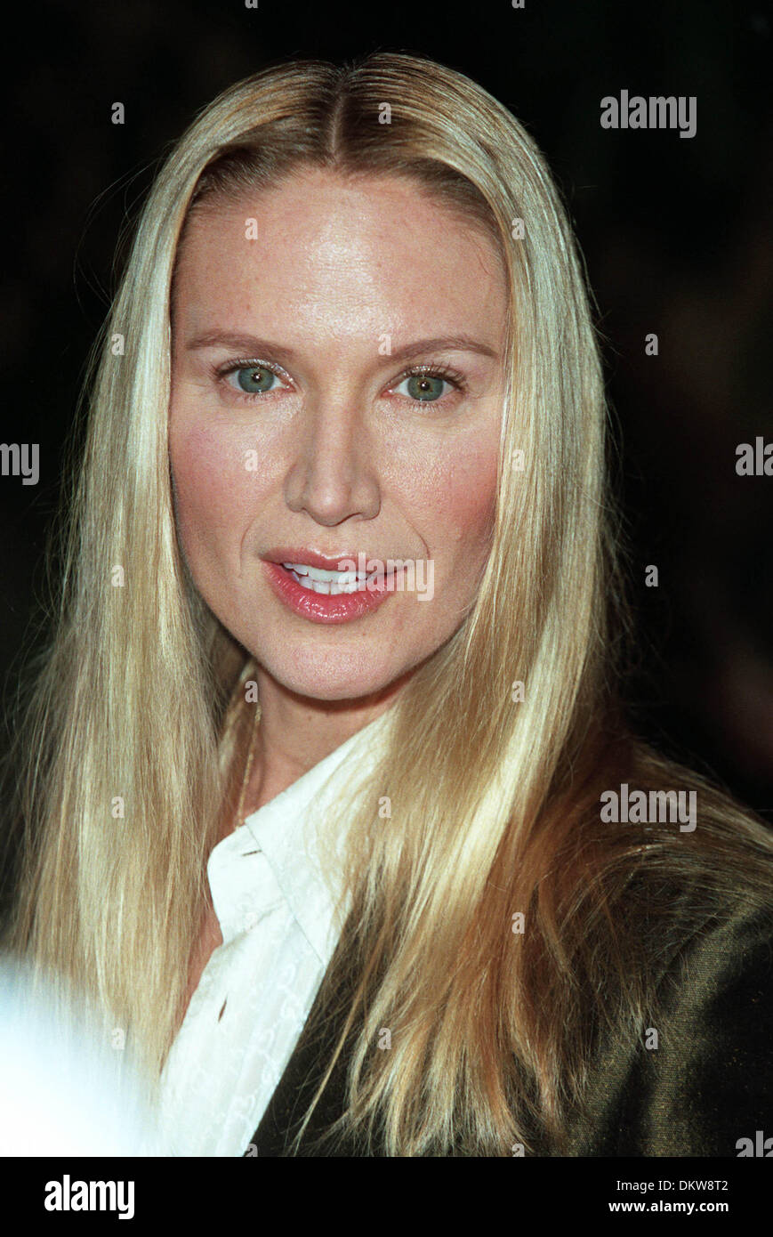 Kelly lynch 2001 hi-res stock photography and images - Alamy