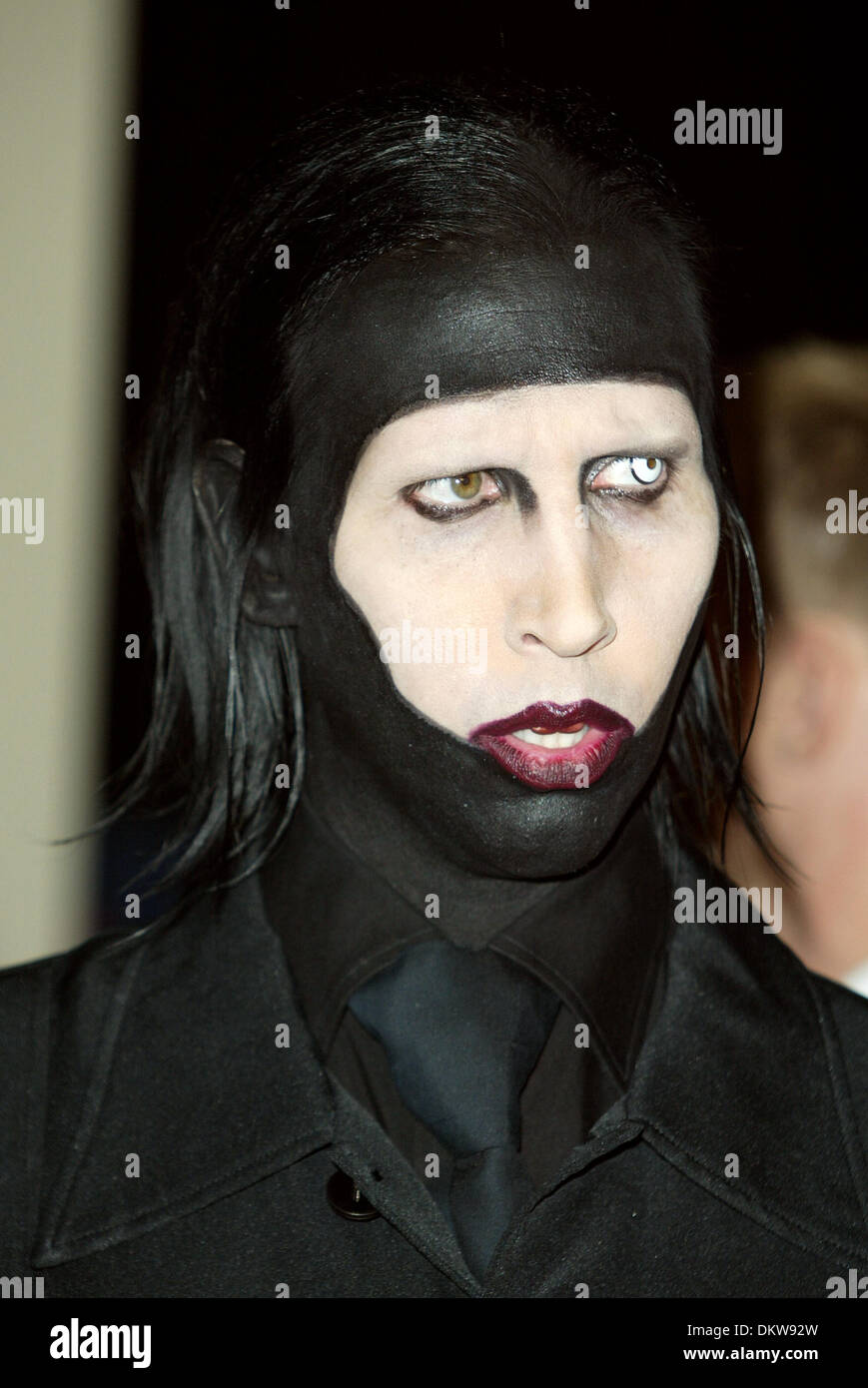 MARILYN MANSON.SINGER.HOLLYWOOD, LOS ANGELES, USA.12/03/2002.LA949 ...