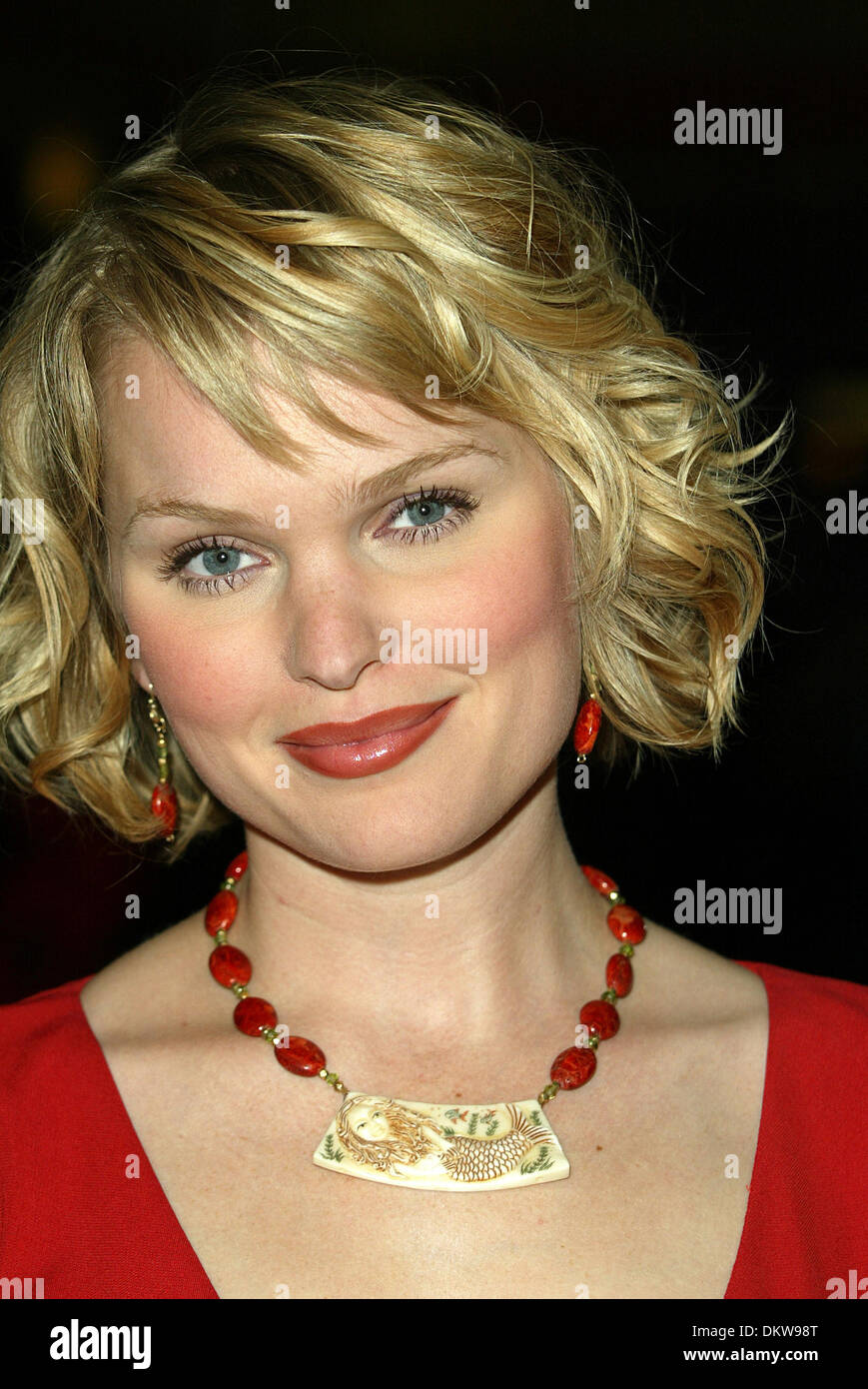 SUNNY MABREY.ACTRESS.WOOD, LOS ANGELES, USA.MANNS CHINESE 6 THEATRE ...