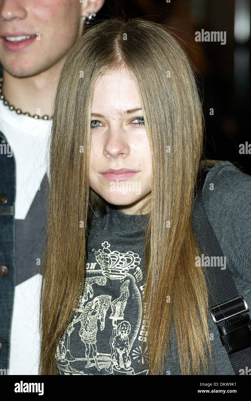 Avril lavigne 2002 hi-res stock photography and images - Alamy