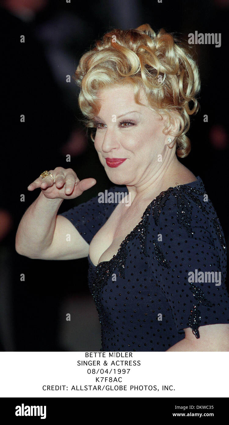 BETTE MIDLER.SINGER & ACTRESS.08/04/1997.K7F8AC Stock Photo - Alamy