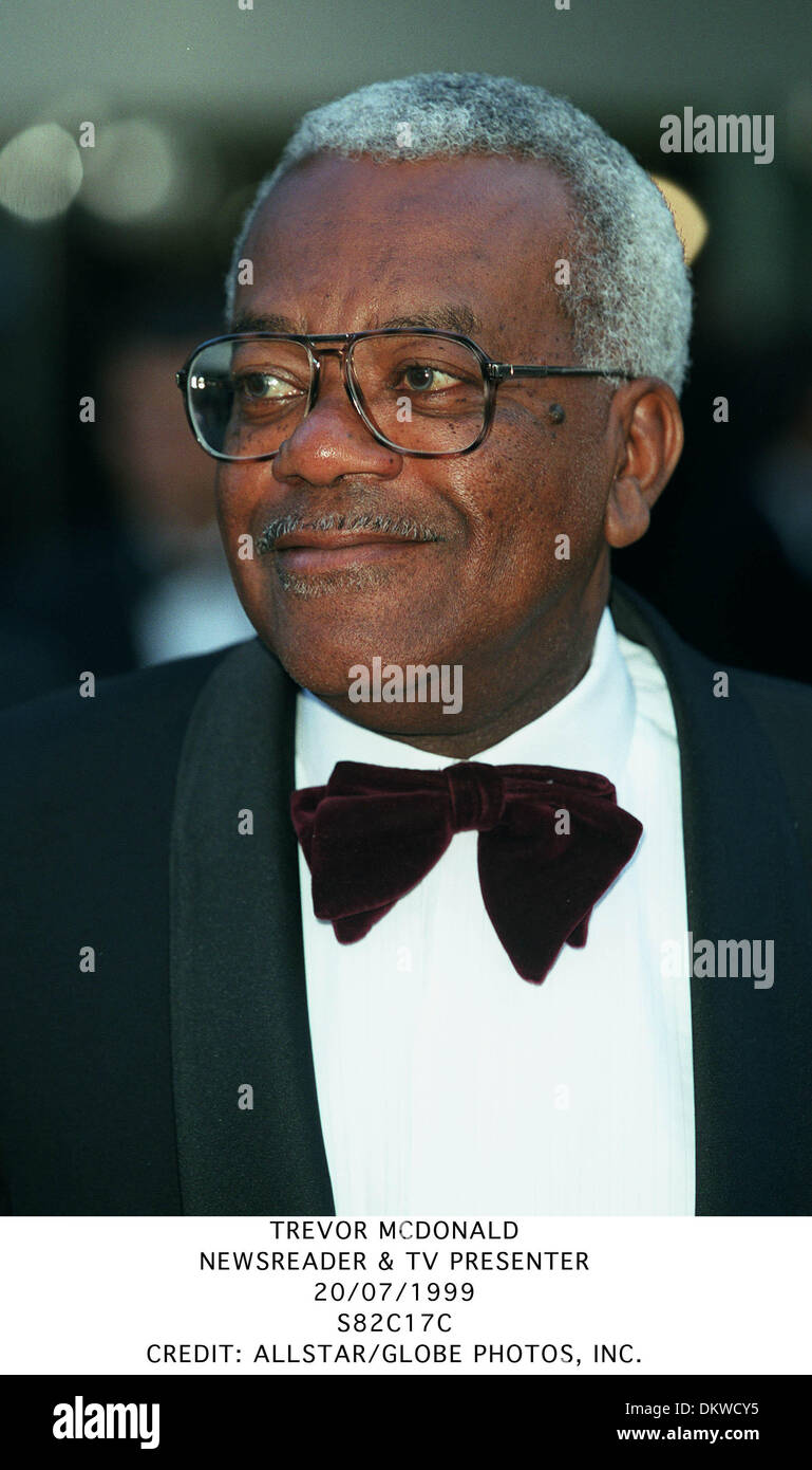 TREVOR MCDONALD.NEWSREADER & TV PRESENTER.20/07/1999.S82C17C Stock ...