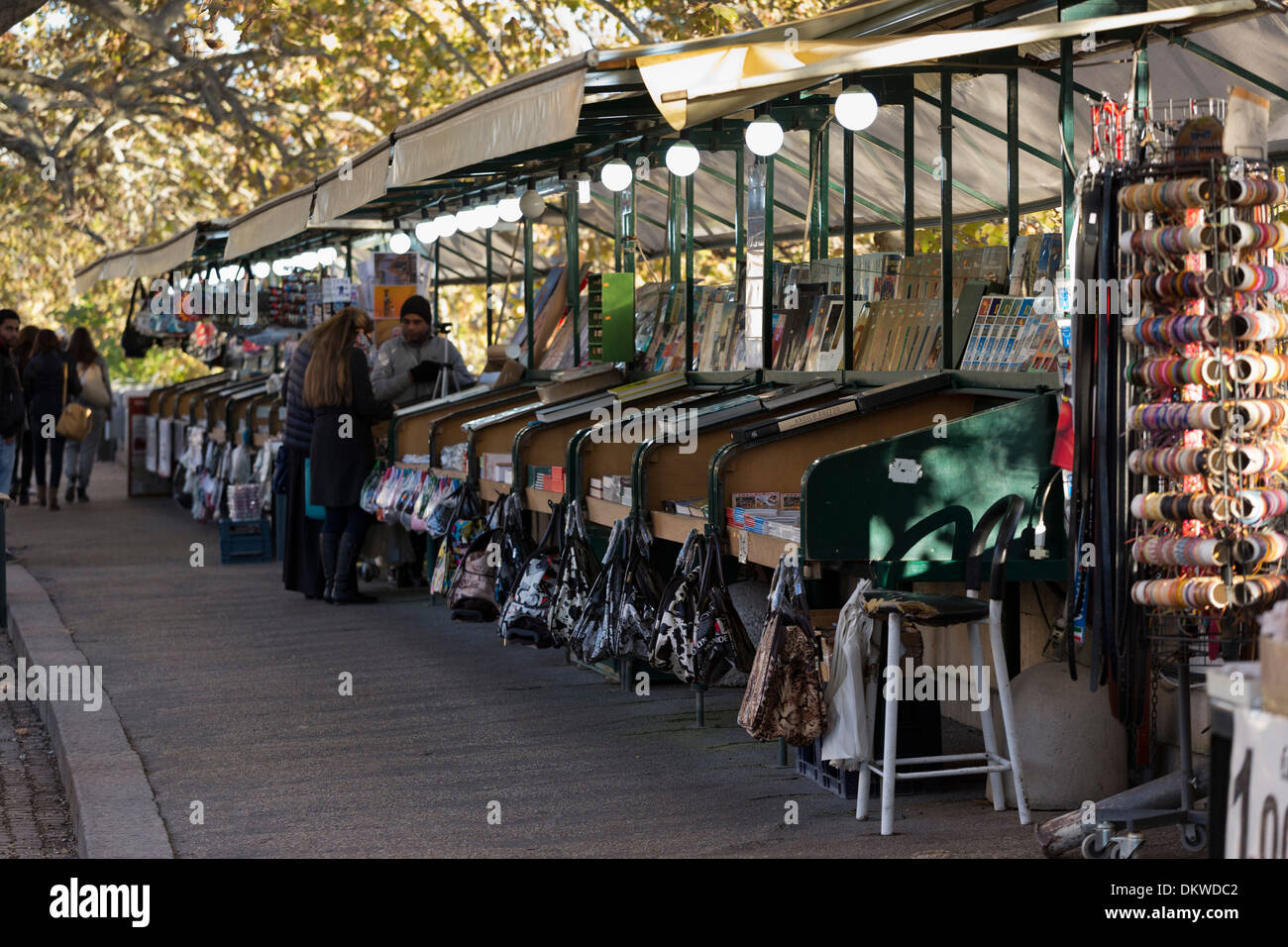 Souvenir stall rome hi-res stock photography and images - Alamy