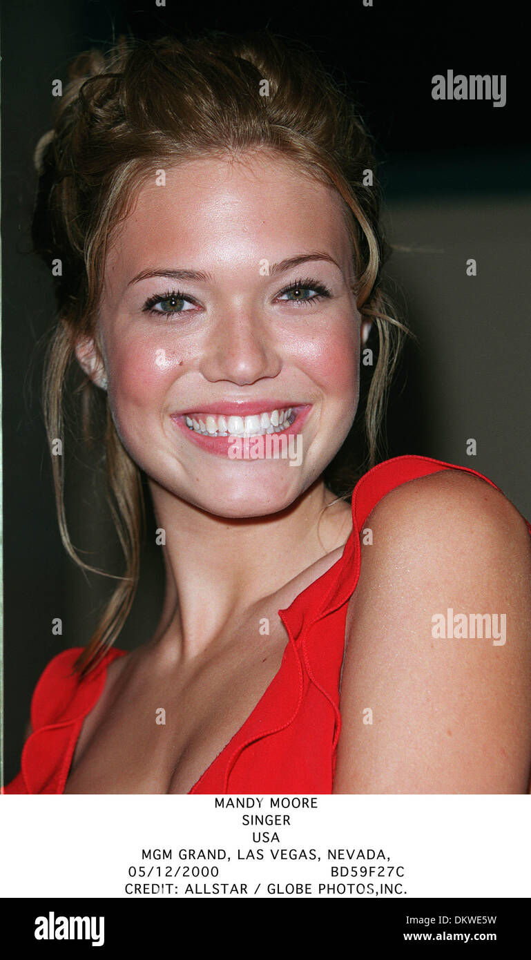Dec. 5, 2000 - MGM GRAND, LAS VEGAS, NEVADA - MANDY MOORE.SINGER.USA ...