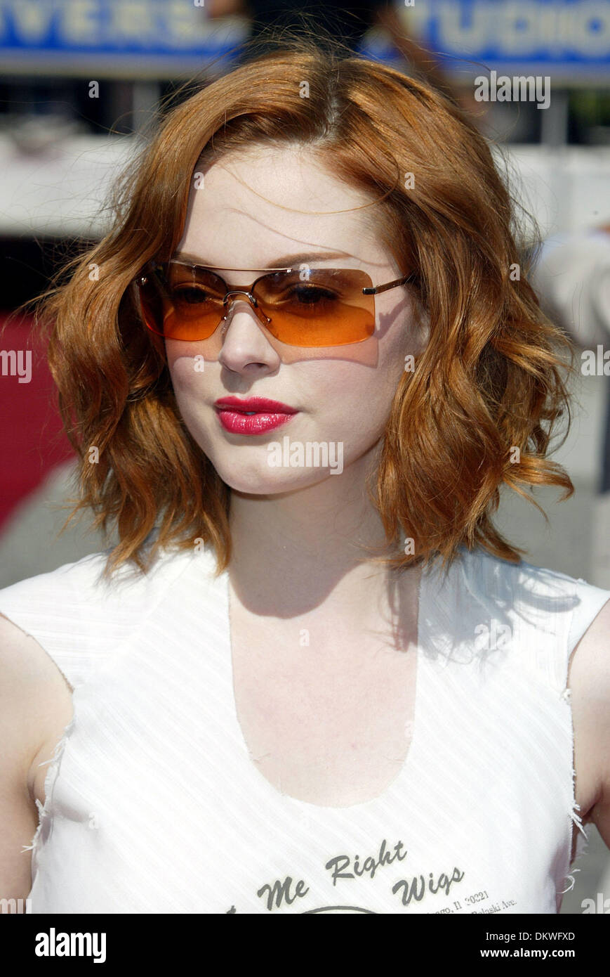 Rose mcgowan 2002 hi-res stock photography and images - Alamy