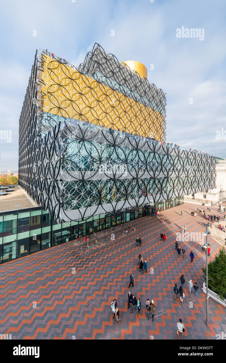 Birmingham library cladding hi-res stock photography and images - Alamy
