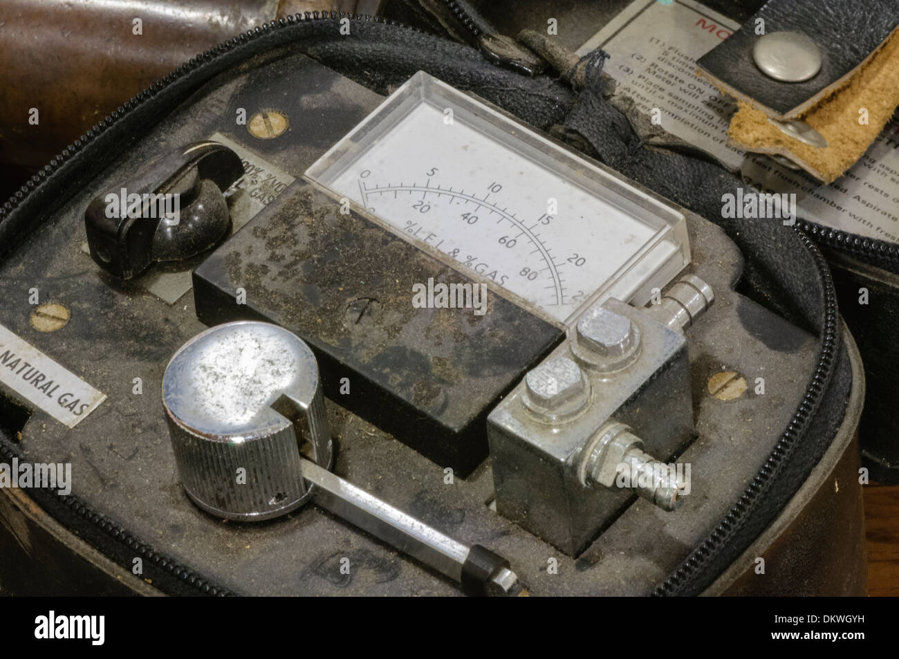 A device to measure the amount and quality of natural gas present in ...
