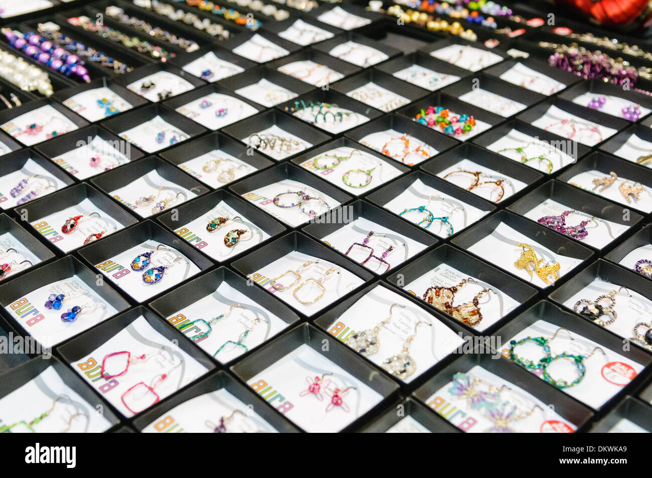 Jewellery market stall hi-res stock photography and images - Alamy