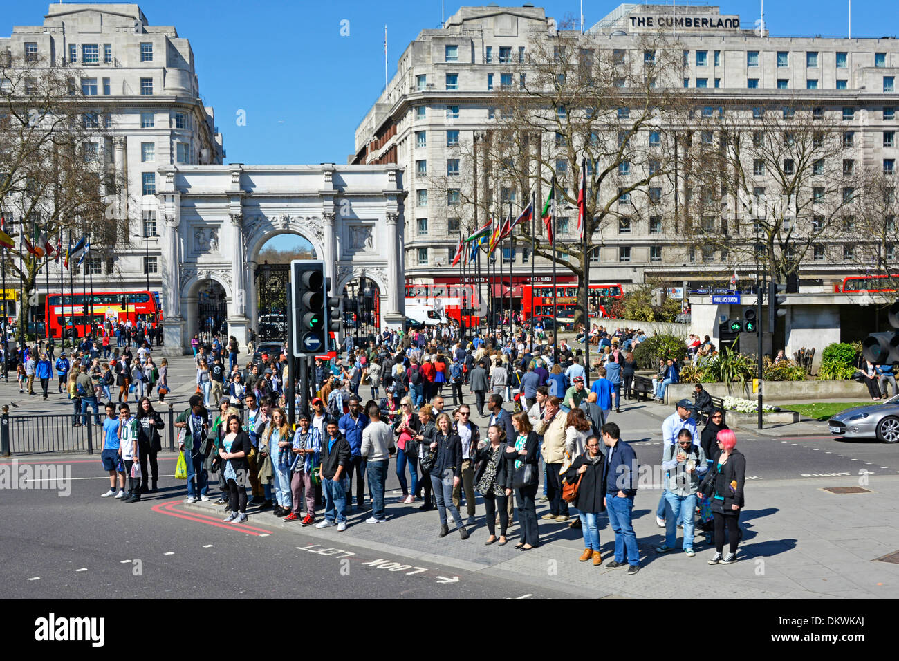 Pedestrian crossing traffic lights at Park Lane road junction with ...