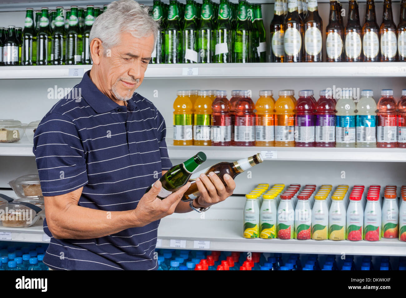 Supermarket shelf wine bottles choice hi-res stock photography and ...