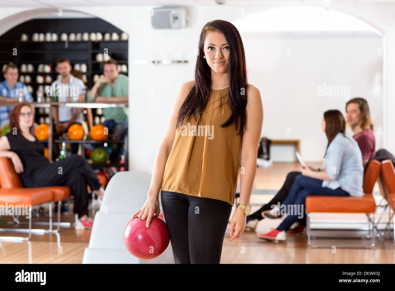 Woman ball in bowling hi-res stock photography and images - Alamy