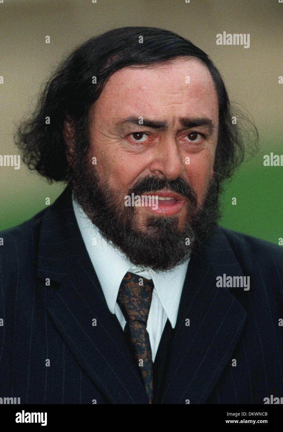 Luciano pavarotti opera singer hi-res stock photography and images - Alamy Luciano pavarotti opera singer hi-res stock photography and images - Alamy