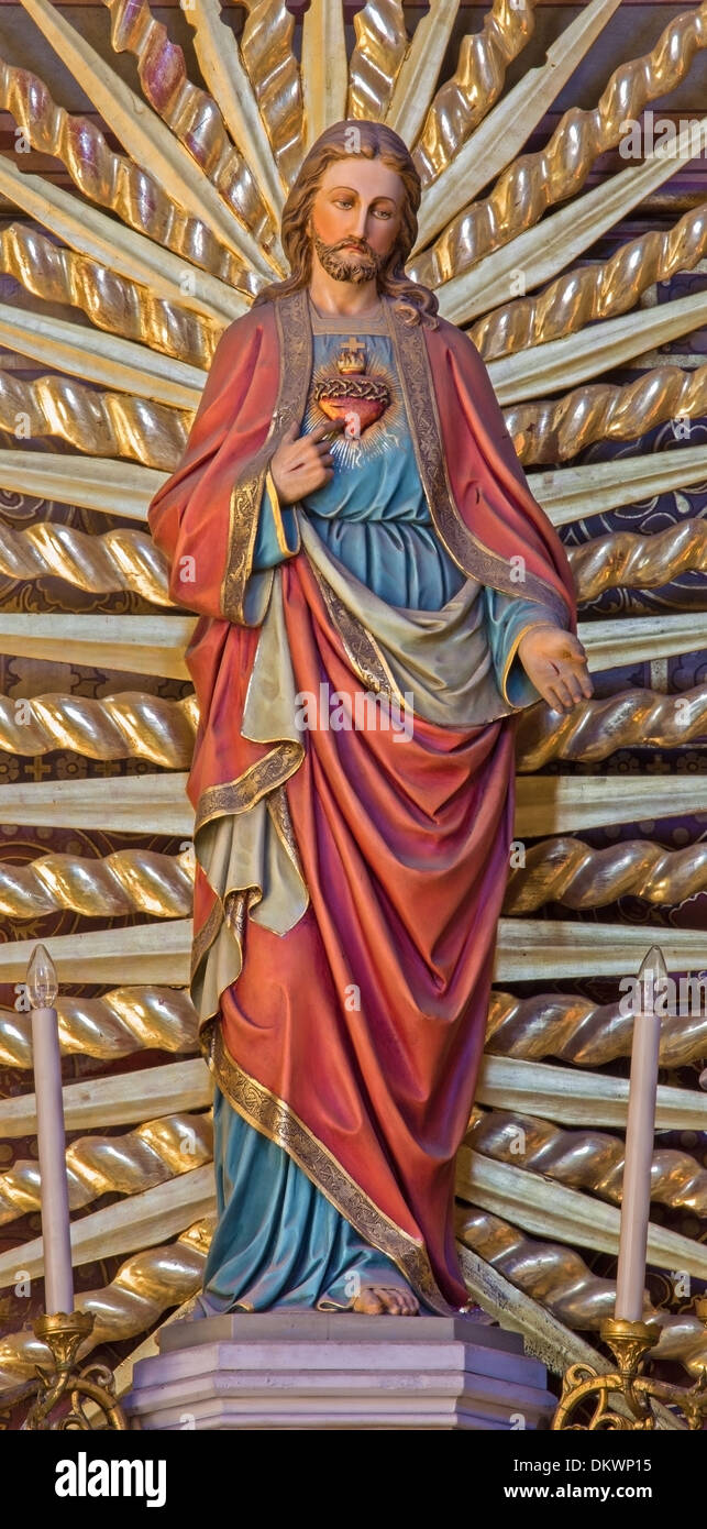 Vienna statue of jesus christ hi-res stock photography and images - Alamy