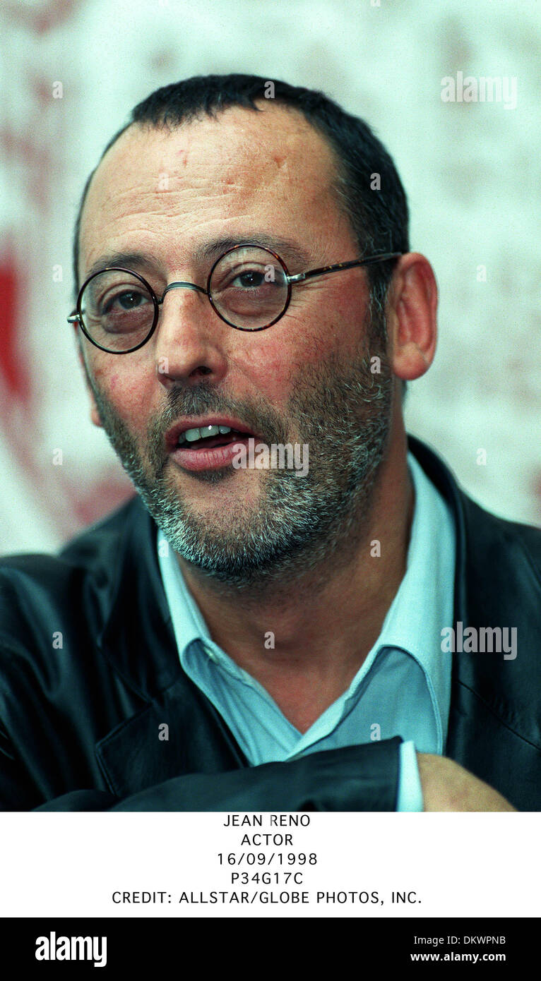 1998 jean reno hi-res stock photography and images - Alamy