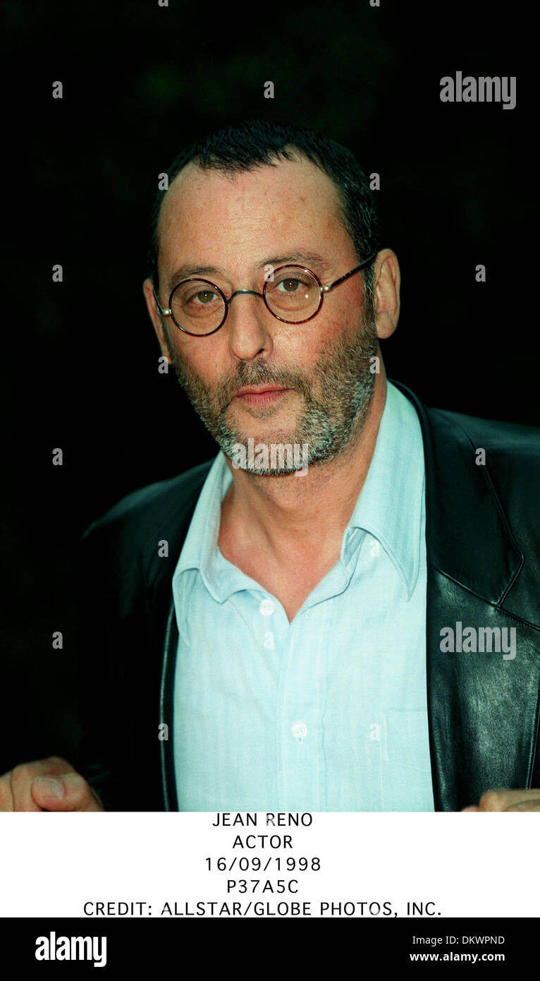 1998 jean reno hi-res stock photography and images - Alamy