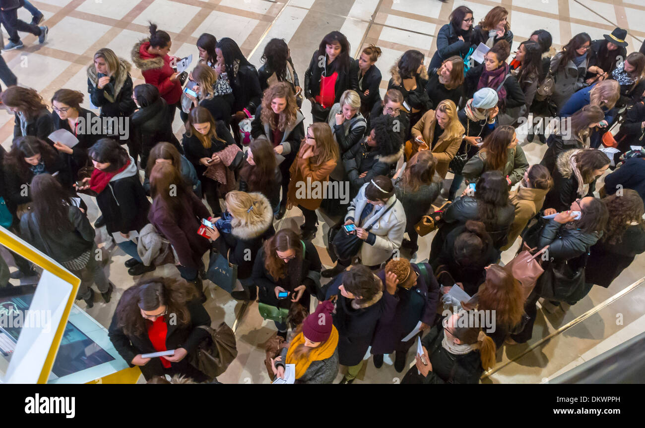 Aerial crowded population paris hi-res stock photography and images - Alamy