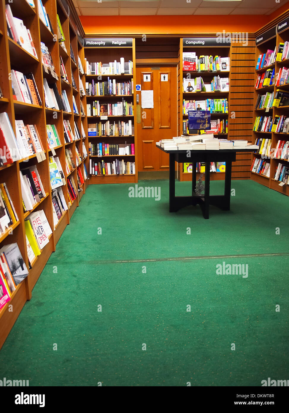 Chain store interior hi-res stock photography and images - Alamy