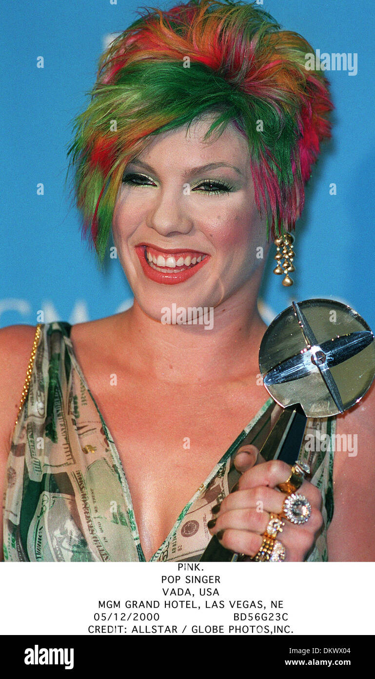 Pink pop singer 2000 hi-res stock photography and images - Alamy