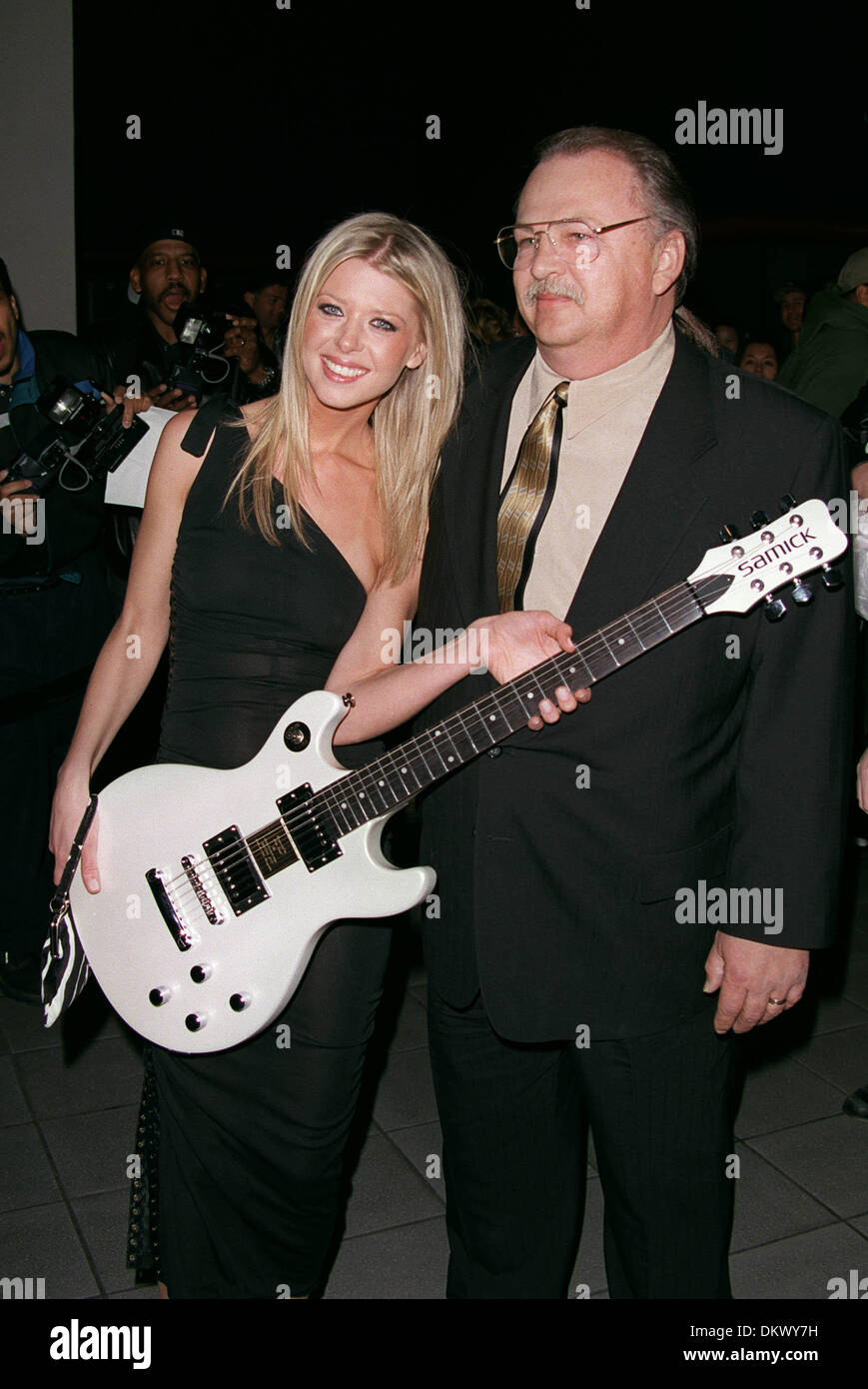 Tara reid 2001 hi-res stock photography and images - Alamy