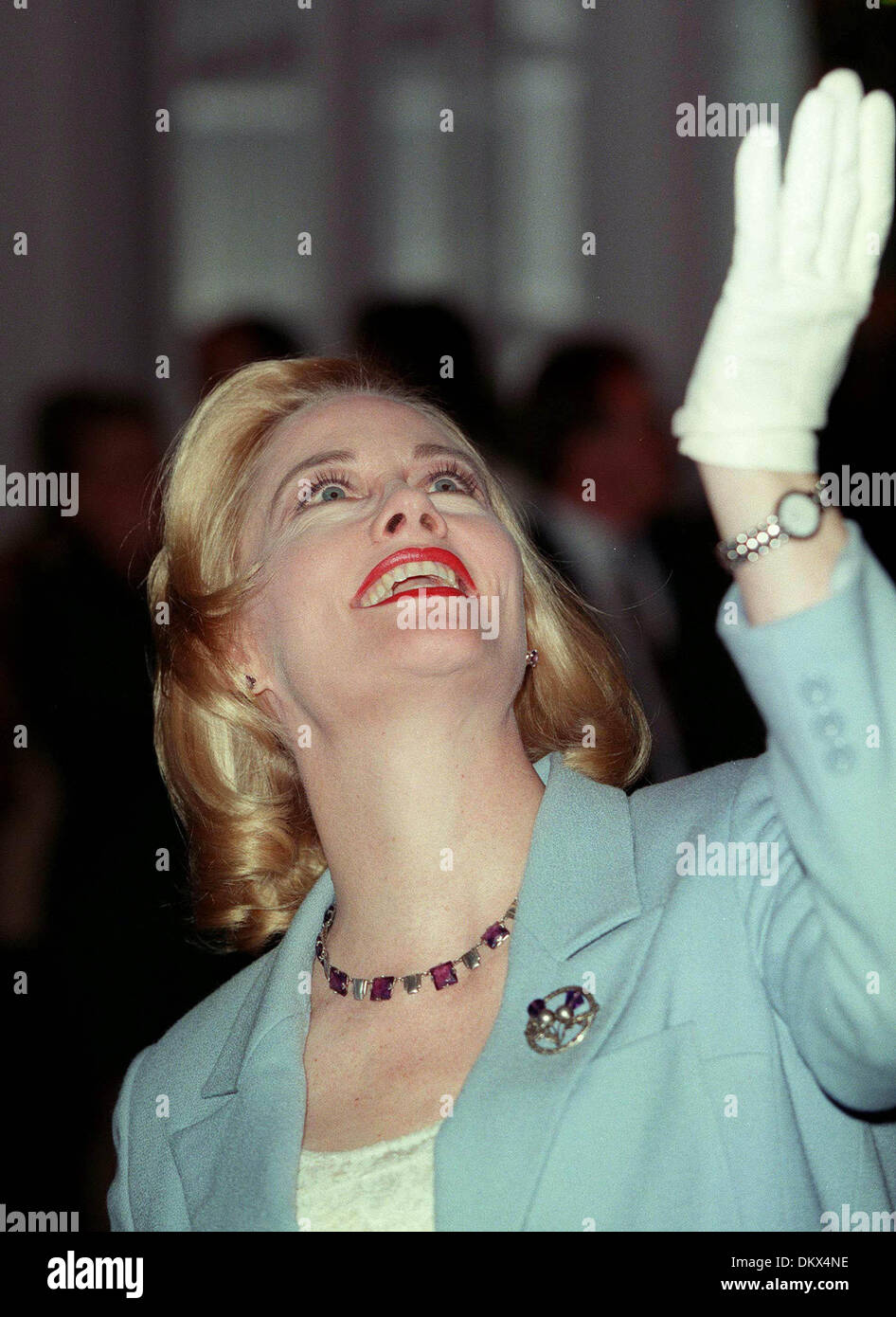 Cybill shepherd cybill 1996 hi-res stock photography and images - Alamy