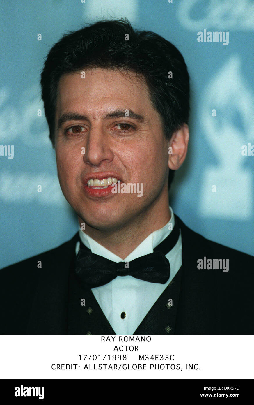 Ray romano actor hi-res stock photography and images - Alamy