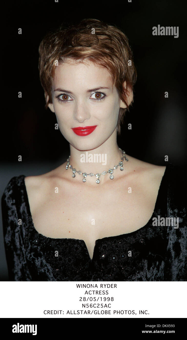 Winona ryder hi-res stock photography and images - Alamy
