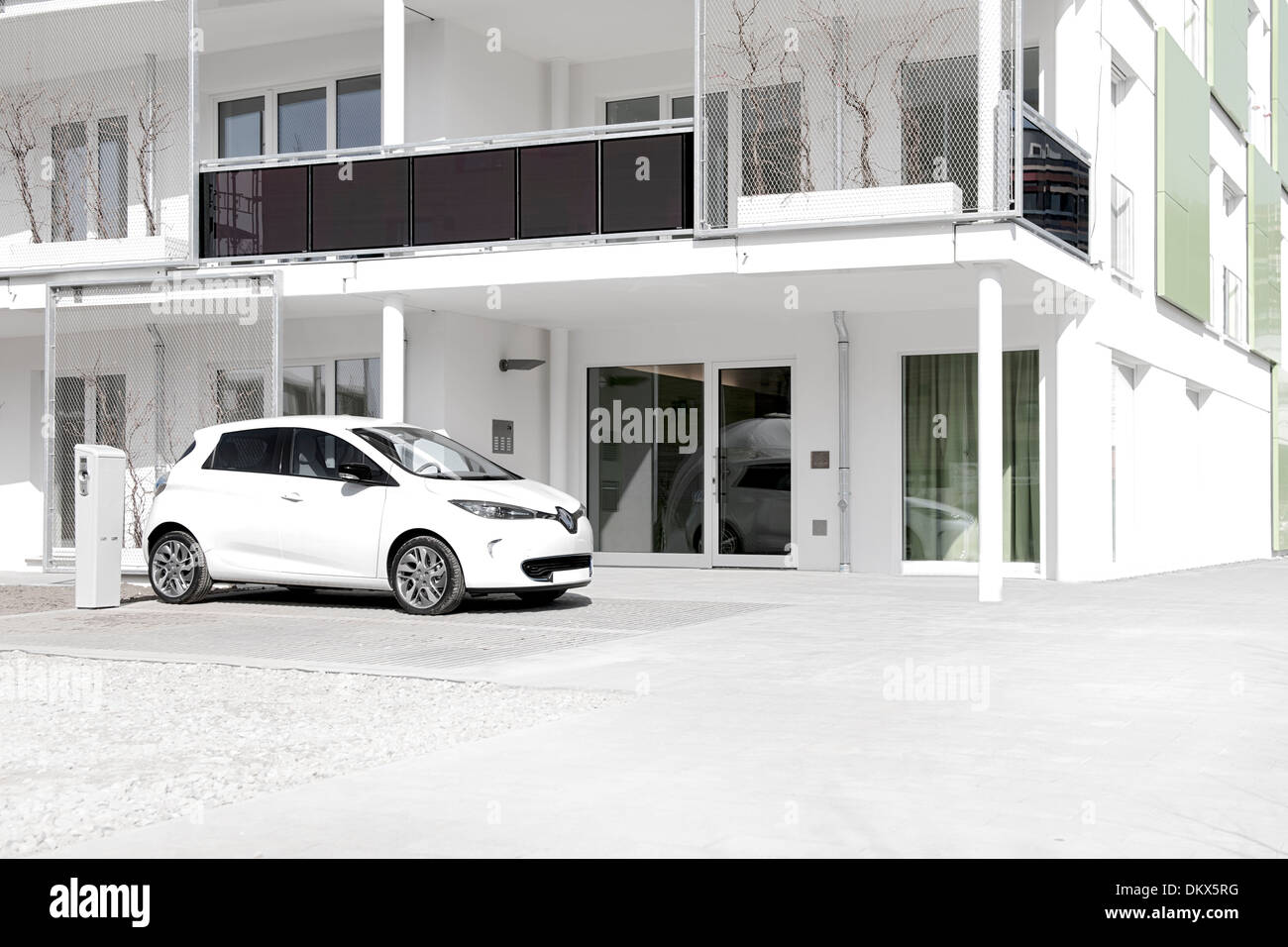 Smart Material House, Electric Car Renault Zoe, IBA, Internationale ...