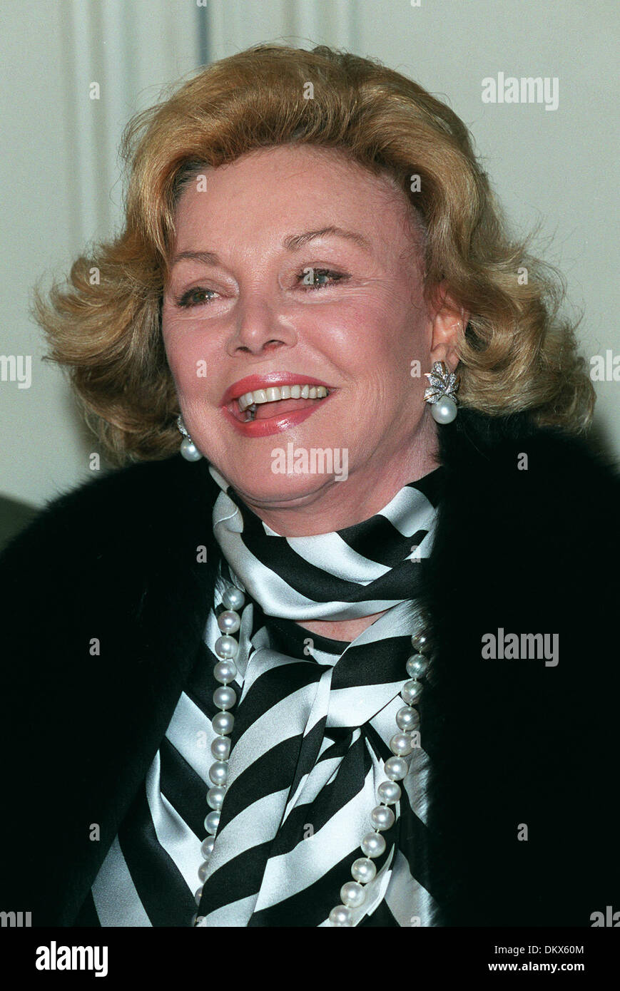 BARBARA SINATRA.WRITER ''FRANK SINATRAS WIDOW''.11/12/1999.V31D24C ...
