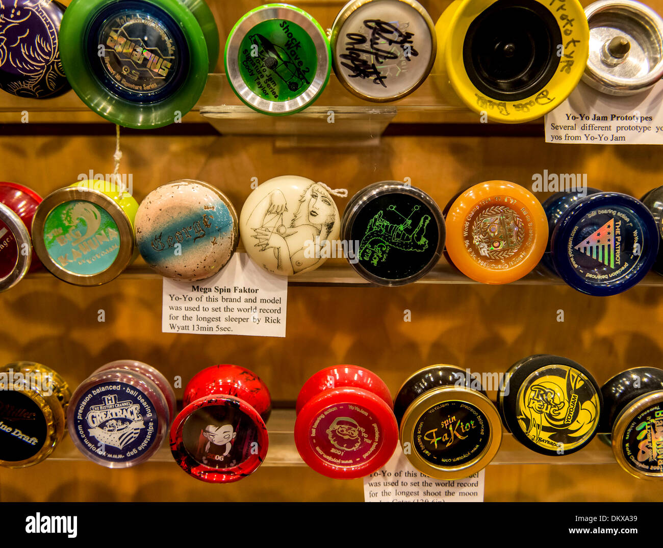 Orlando, Florida, USA. 09th Dec, 2013. Some of the estimated 10,000 Yo ...