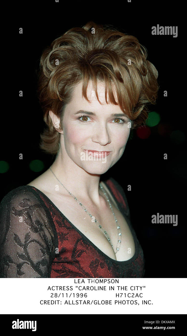 Lea thompson 1996 hi-res stock photography and images - Alamy