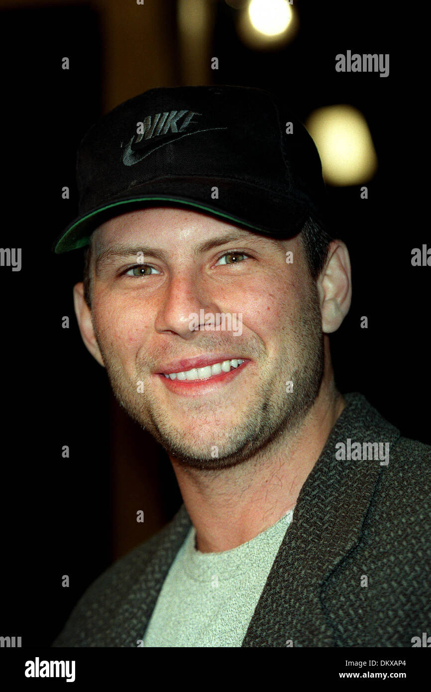 Christian slater 1997 hi-res stock photography and images - Alamy