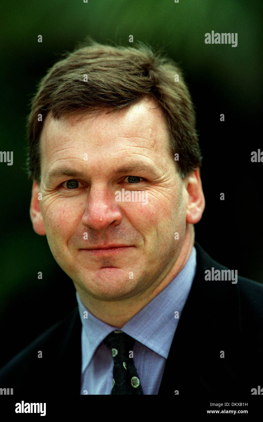 RAY STUBBS.BBC SPORTS PRESENTER.01/05/1998.N41B35C Stock Photo - Alamy