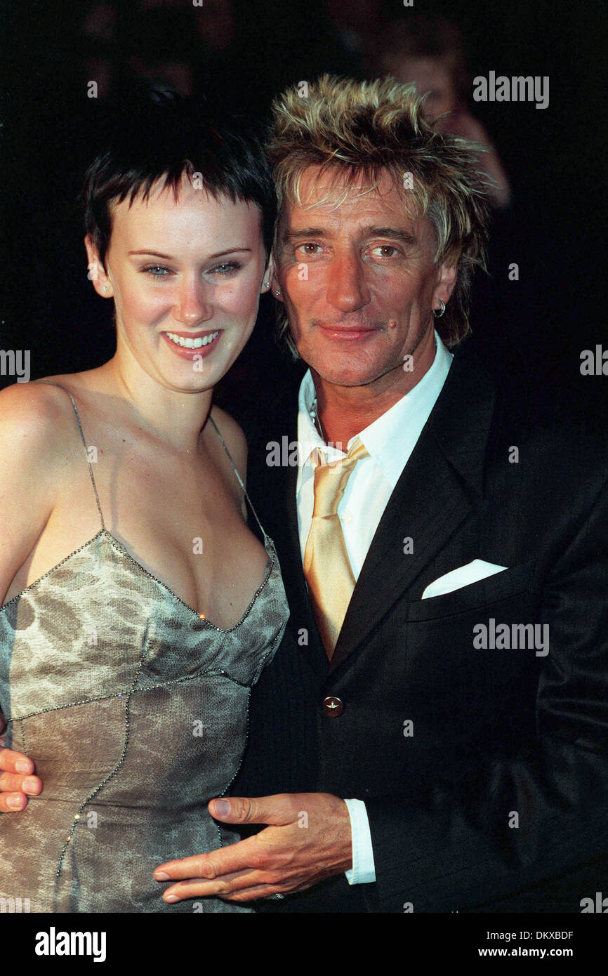 ROD STEWART & KIMBERLY.SINGER & DAUGHTER.26/03/1999.Q80D5C Stock Photo ...