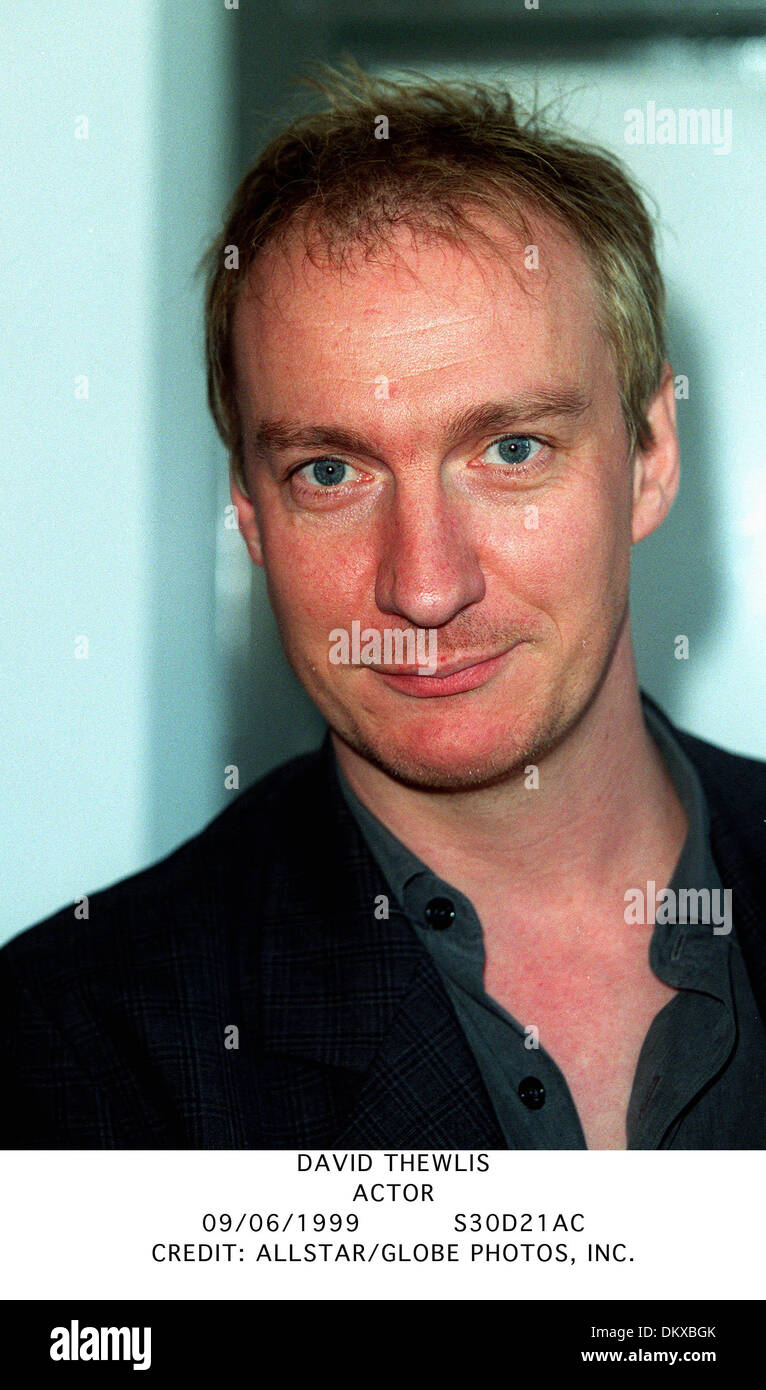 David thewlis hi-res stock photography and images - Alamy