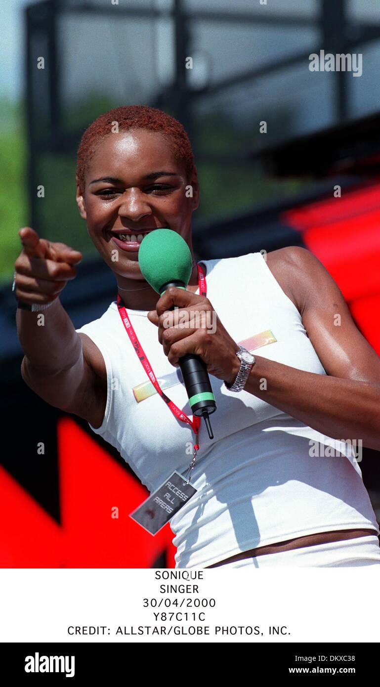 Singer sonique hi-res stock photography and images - Alamy