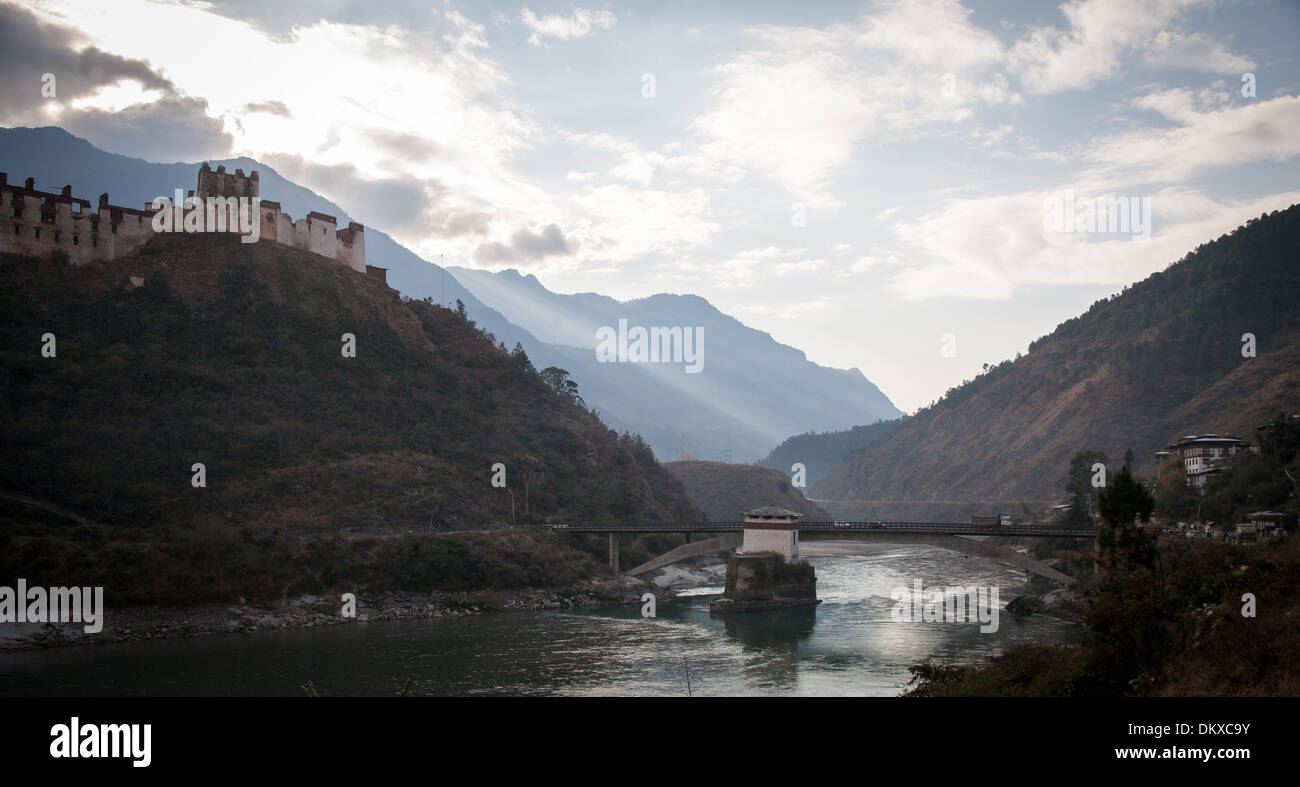 The ruins of Wangdue Phodrang Dzong, Wangdue - Bhutan Stock Photo - Alamy
