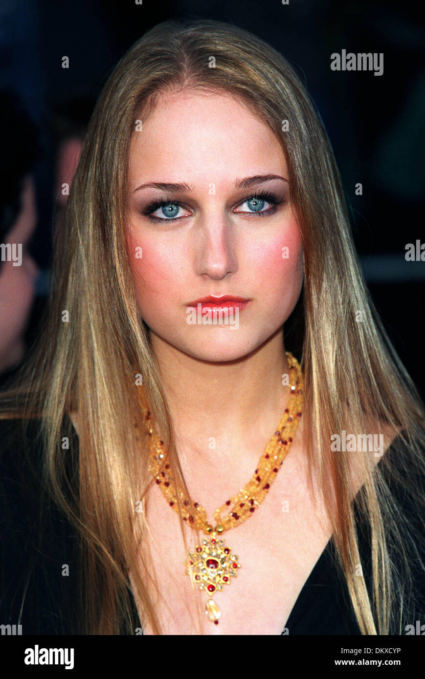 LEELEE SOBIESKI.ACTRESS.LOS ANGELES, USA.11/03/2001.BF39G17C Stock ...