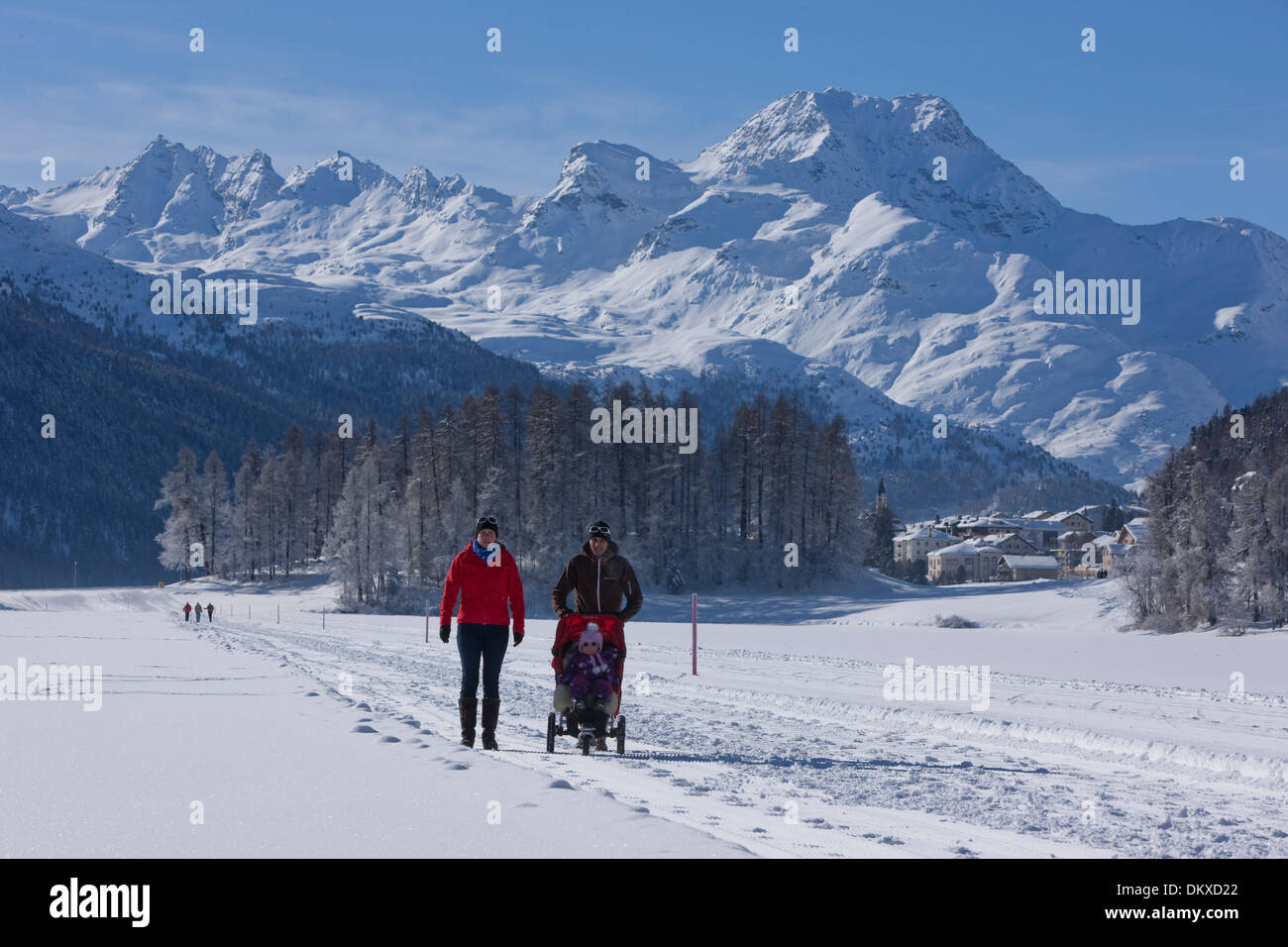 Wandern familie schweiz hi-res stock photography and images - Alamy
