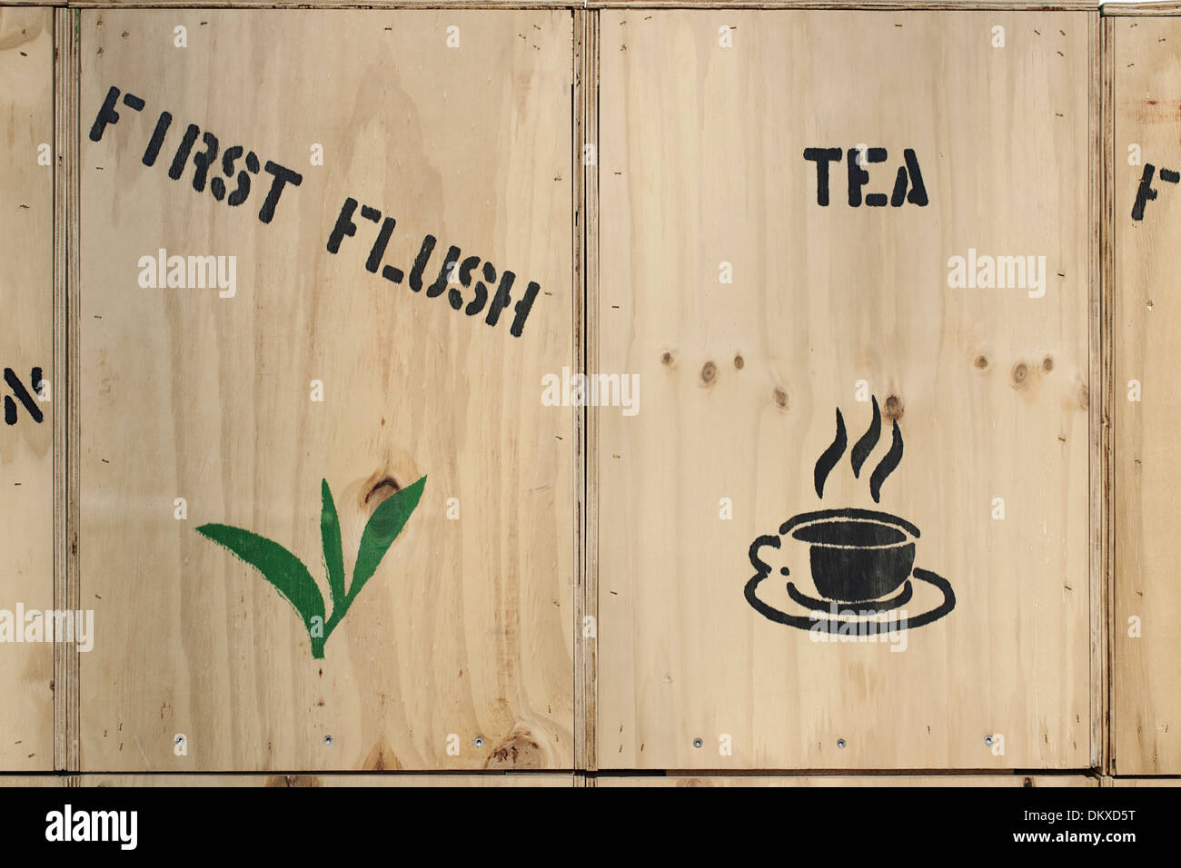 Wooden tea chests hi-res stock photography and images - Alamy