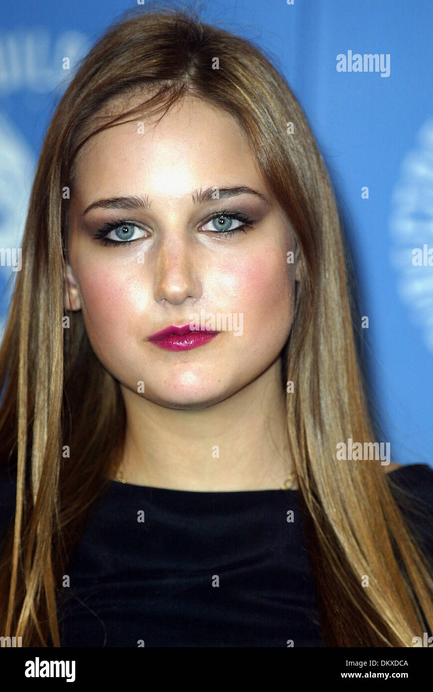 LEELEE SOBIESKI.ACTRESS.CENTURY , LOS ANGELES, USA.09/03/2002.LA566 ...