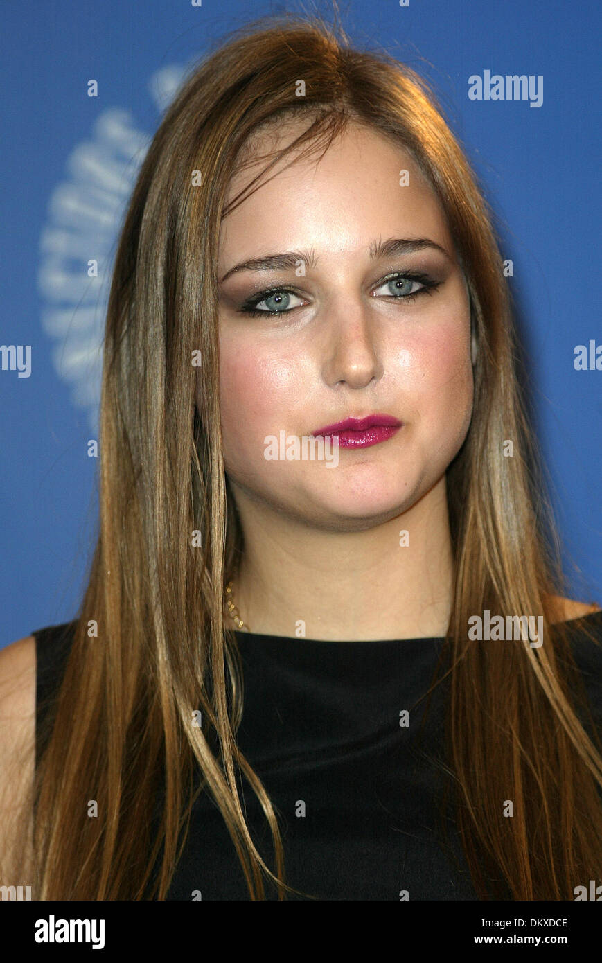 LEELEE SOBIESKI.ACTRESS.CENTURY , LOS ANGELES, USA.09/03/2002.LA571 ...